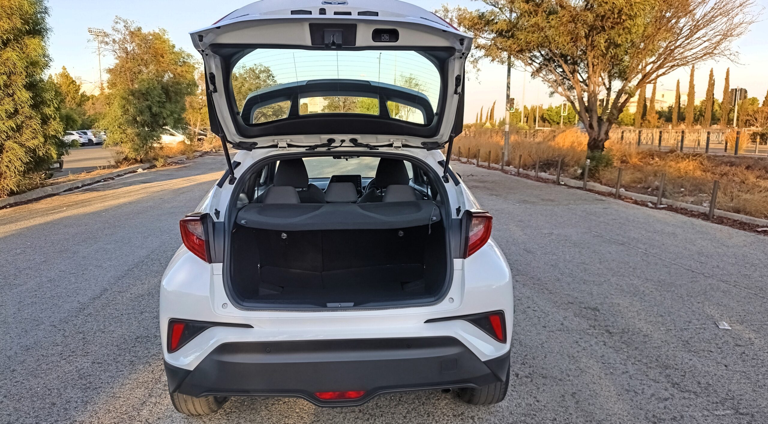 Μεταχειρισμένο Toyota CHR C-Enter | 1.8l 122hp | 2022 - OpenCars Cyprus