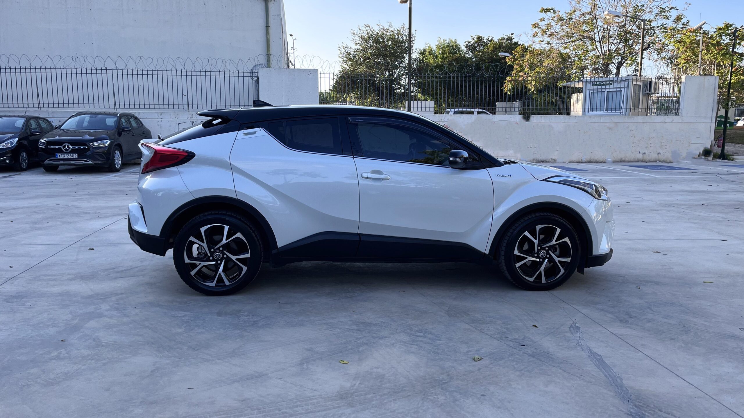 Μεταχειρισμένο Toyota CHR Hybrid C-LUB Bi-Tone | 1.8I 122hp | 2018 (ΠΟΥΛΗΘΗΚΕ) - OpenCars