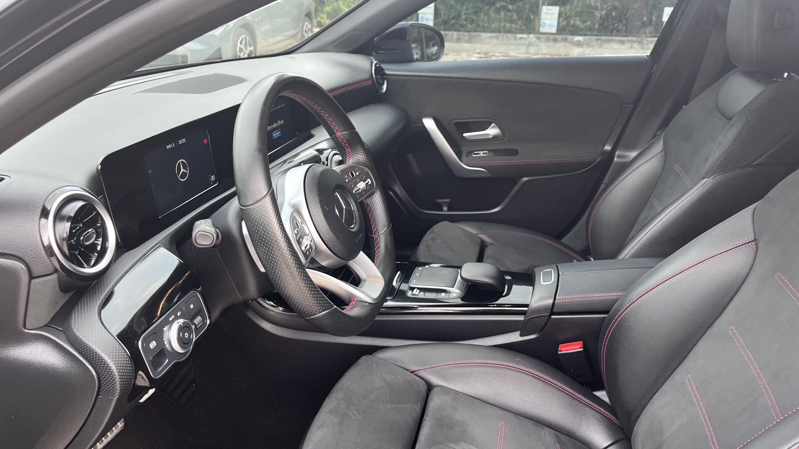 Μεταχειρισμένο Mercedes A-Class 180 AMG Line | 1.4I 136hp | 2021 - OpenCars