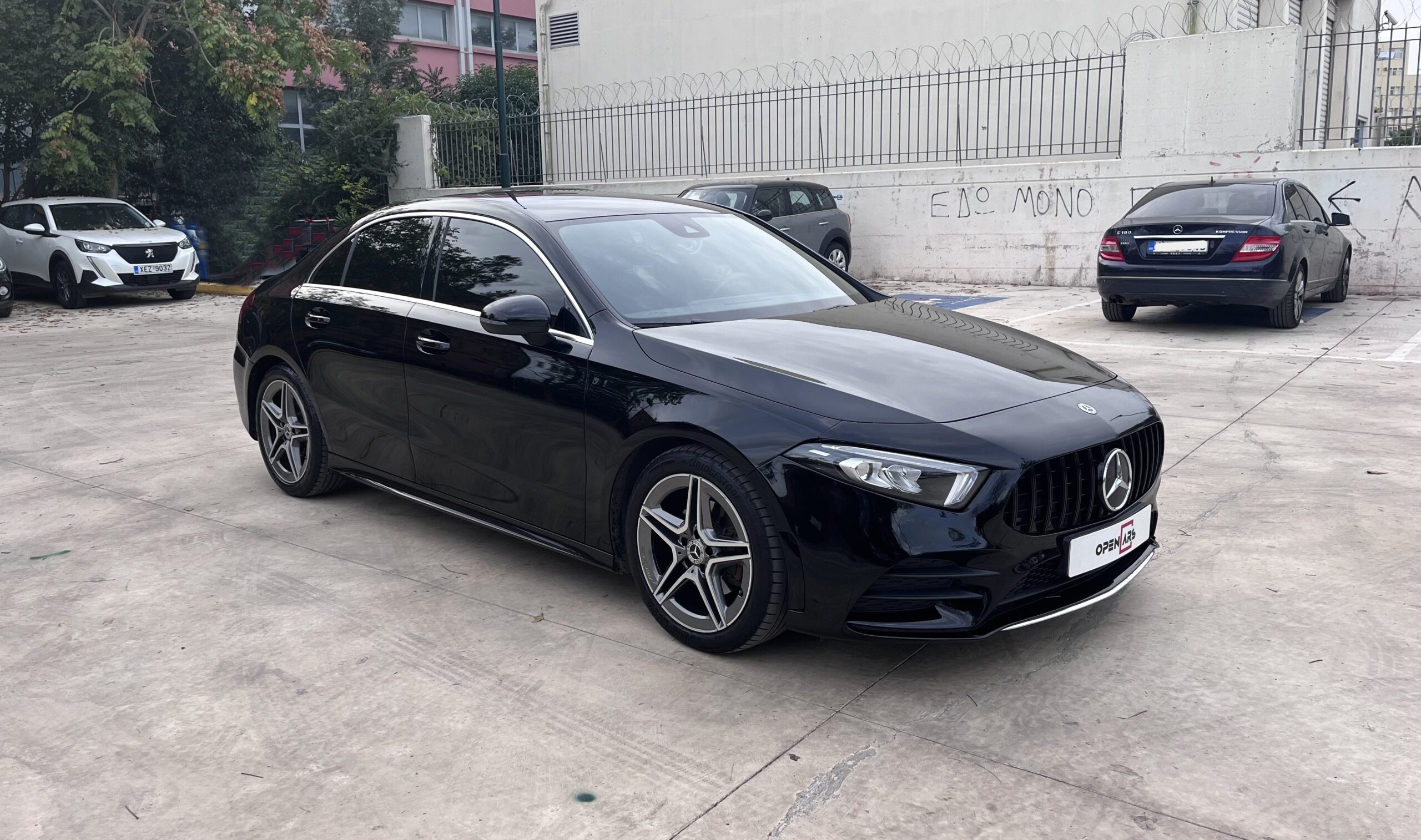 Μεταχειρισμένο Mercedes A-Class 180 AMG Line | 1.4I 136hp | 2021 - OpenCars