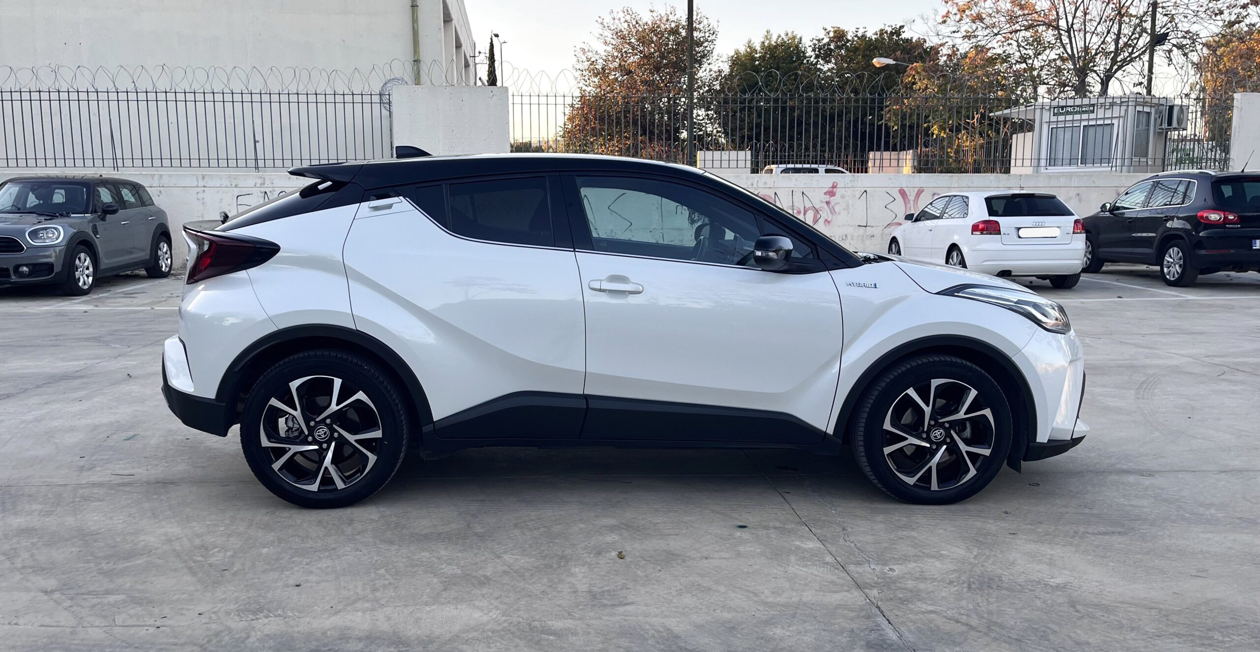 Μεταχειρισμένο Toyota CHR Hybrid C-Lub Bi-Tone | 2.0l 184hp | 2020 - OpenCars