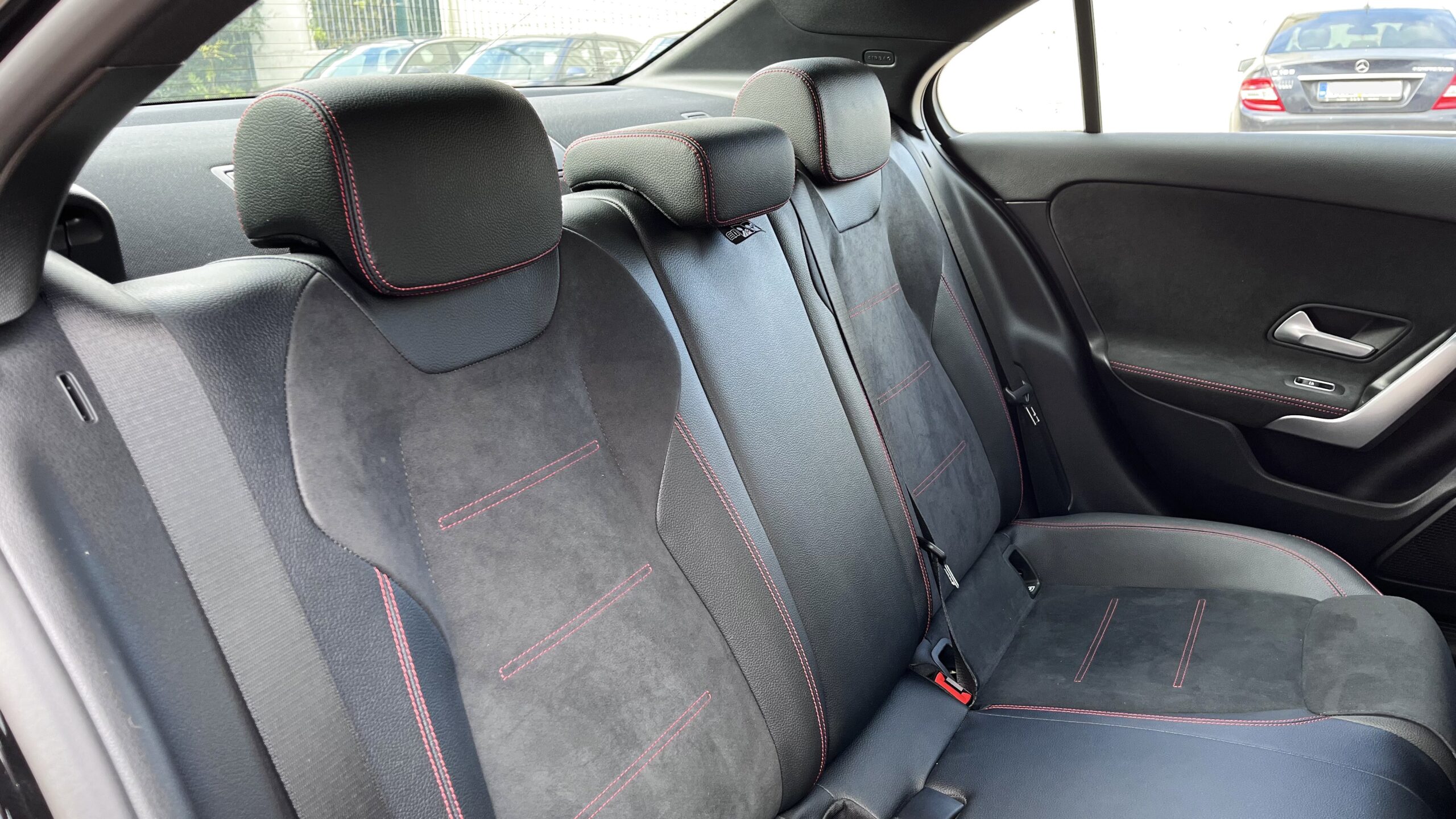 Μεταχειρισμένο Mercedes A-Class 180 AMG Line | 1.4I 136hp | 2021 - OpenCars