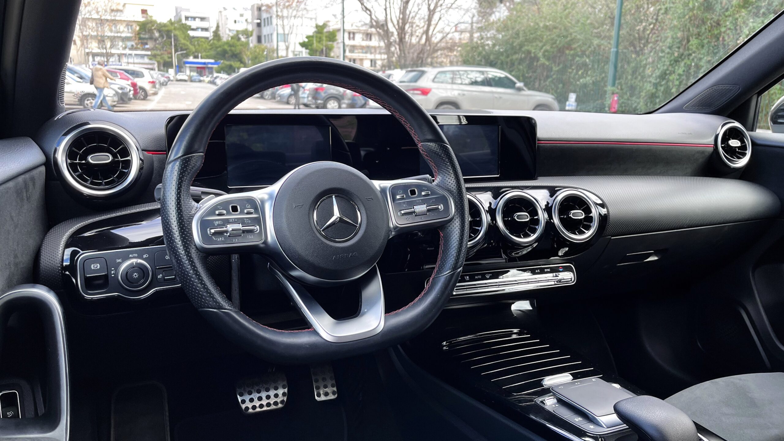 Μεταχειρισμένο Mercedes A-Class 180 AMG Line | 1.4I 136hp | 2021 - OpenCars