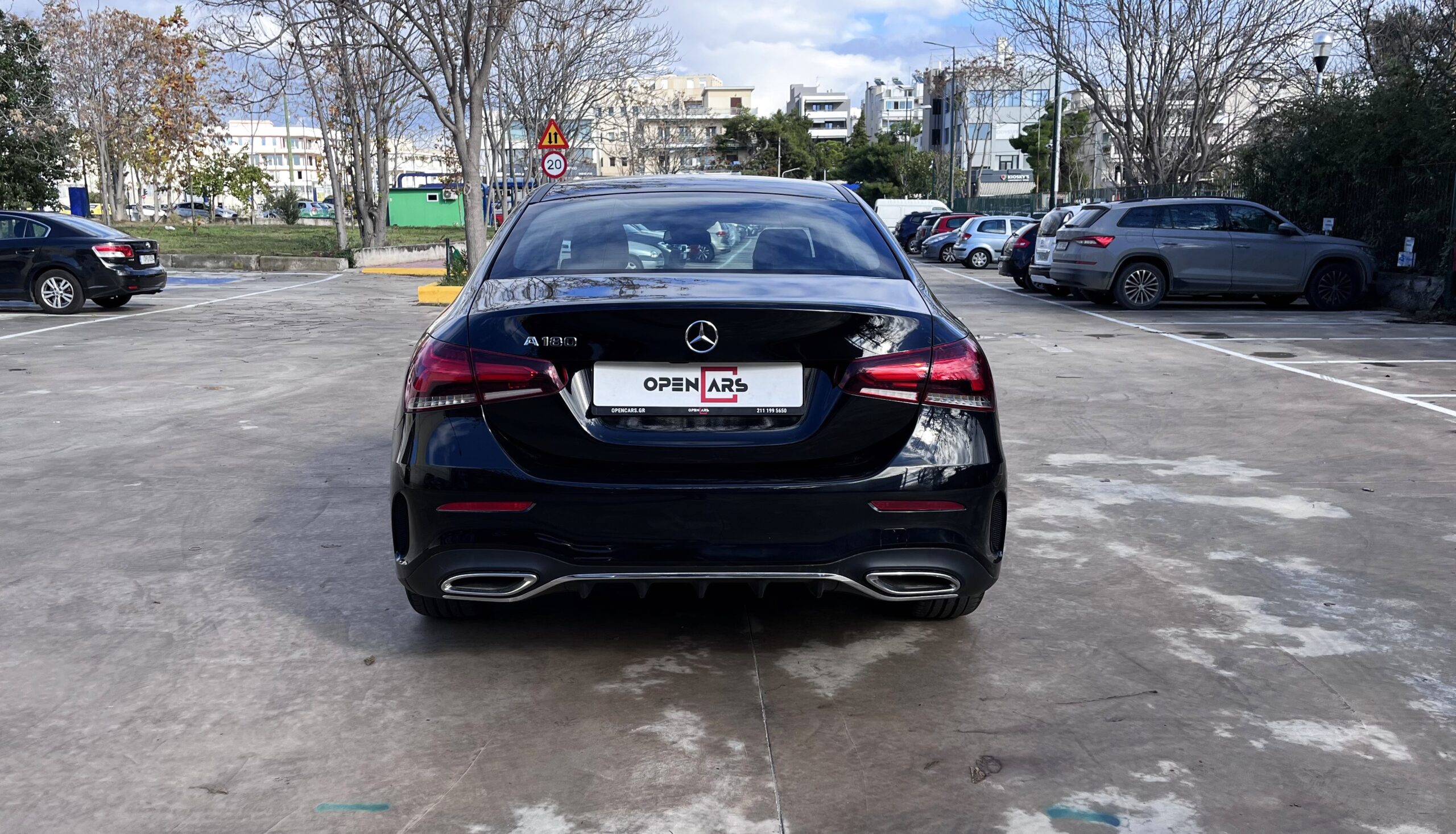 Μεταχειρισμένο Mercedes A-Class 180 AMG Line | 1.4I 136hp | 2021 - OpenCars