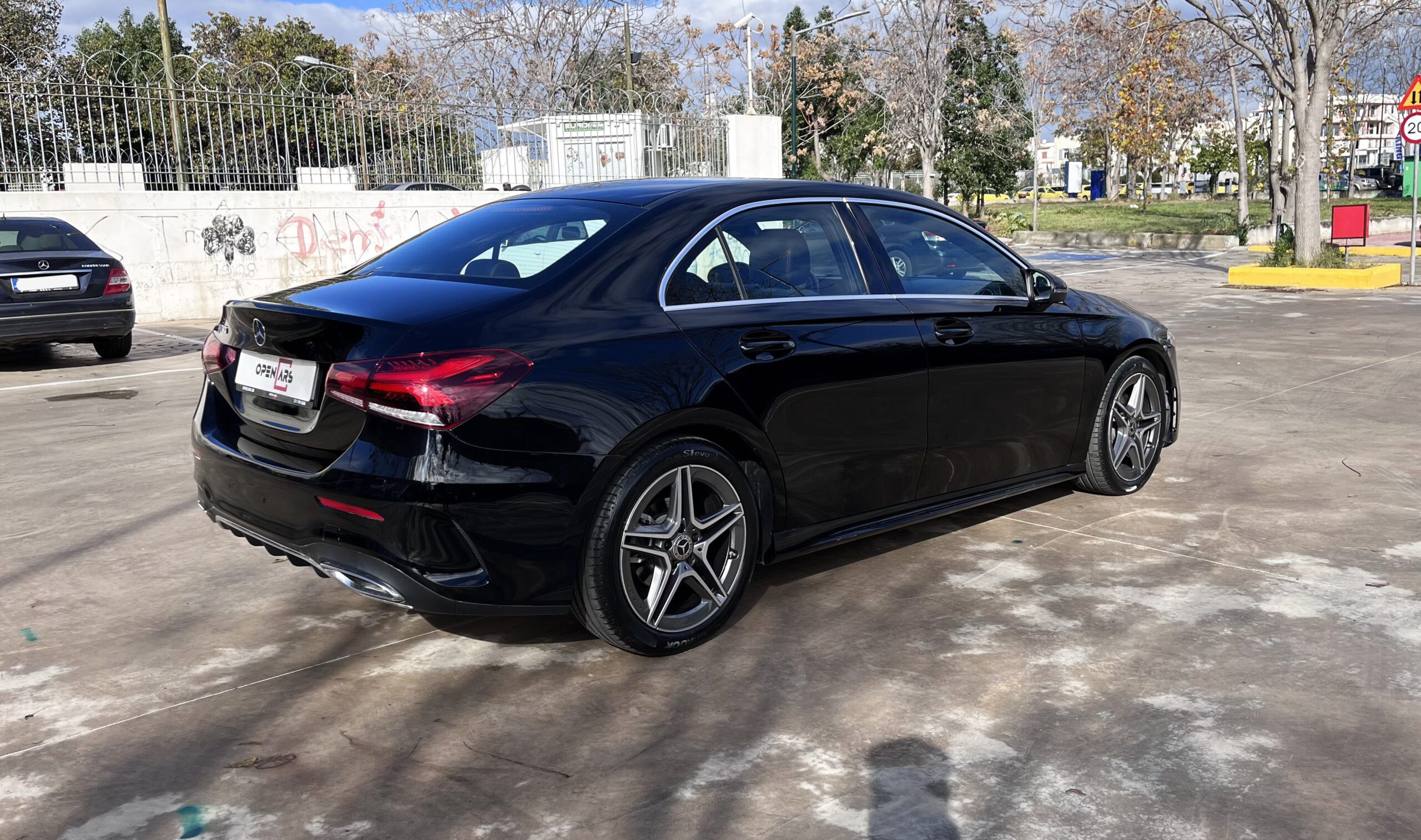 Μεταχειρισμένο Mercedes A-Class 180 AMG Line | 1.4I 136hp | 2021 - OpenCars