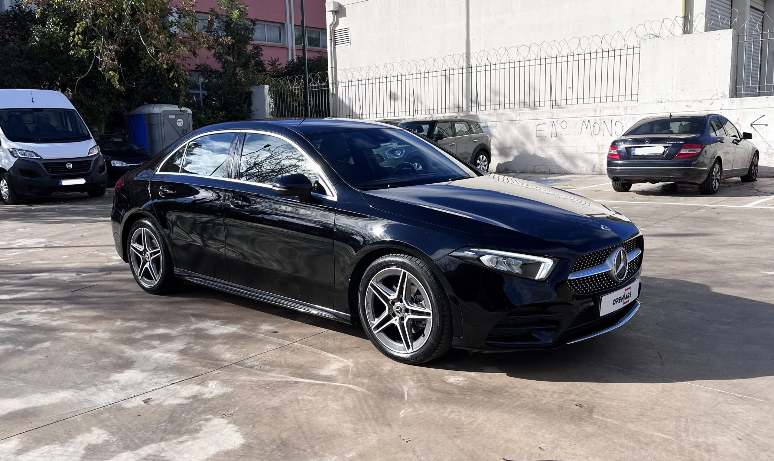 Μεταχειρισμένο Mercedes A-Class 180 AMG Line | 1.4I 136hp | 2021 - OpenCars