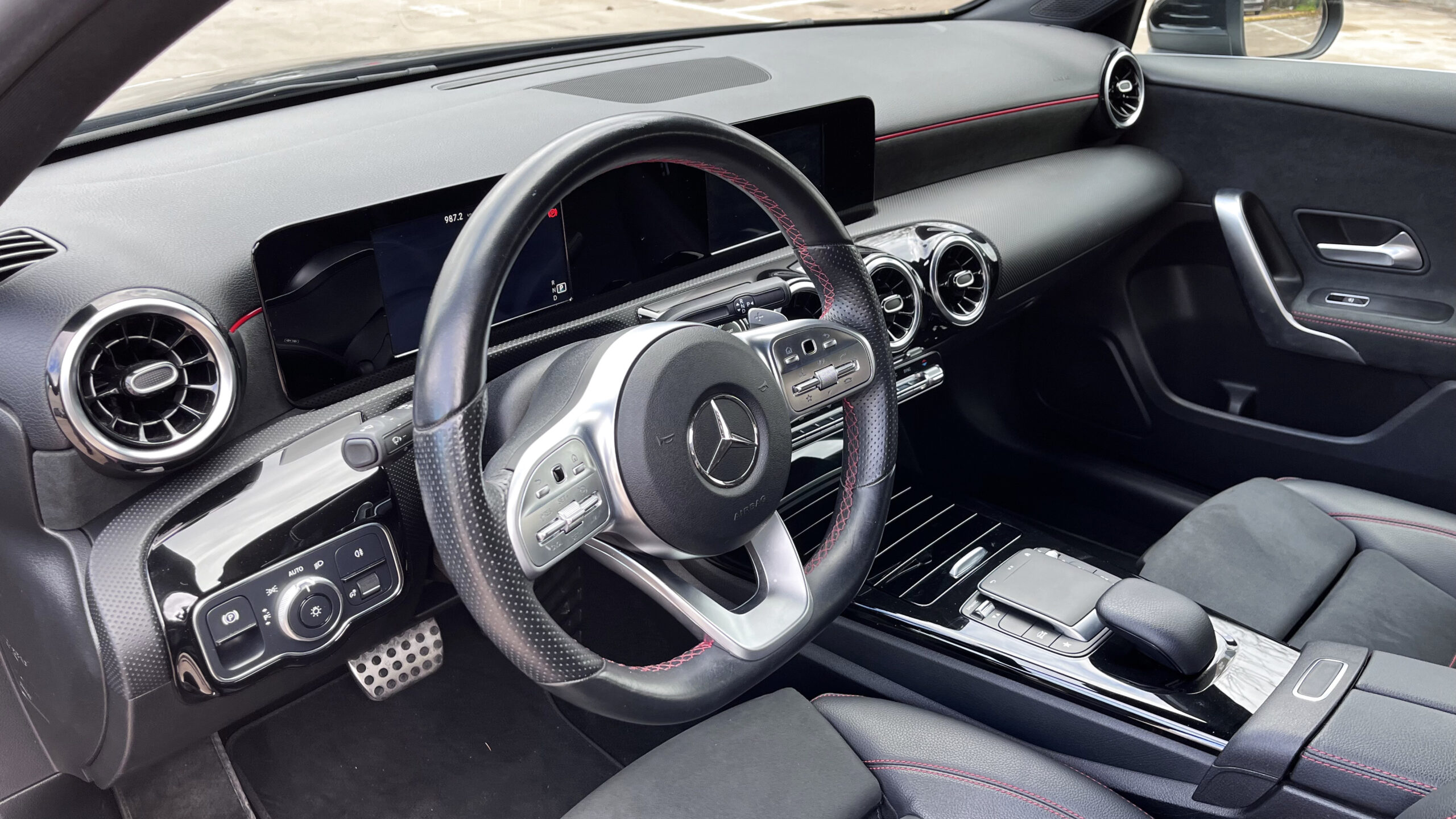 Μεταχειρισμένο Mercedes A-Class 180 AMG Line | 1.4I 136hp | 2021 - OpenCars