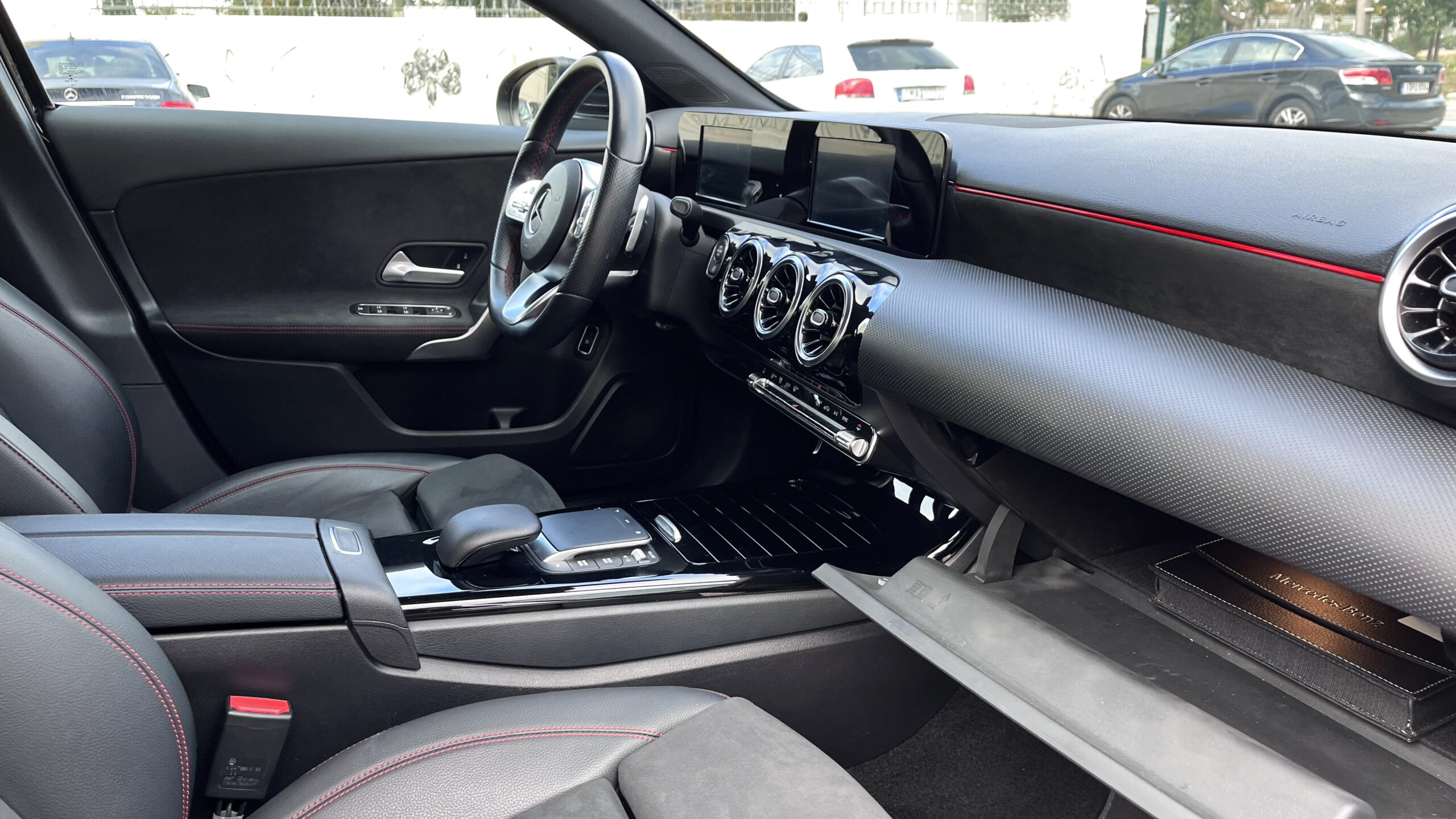 Μεταχειρισμένο Mercedes A-Class 180 AMG Line | 1.4I 136hp | 2021 - OpenCars