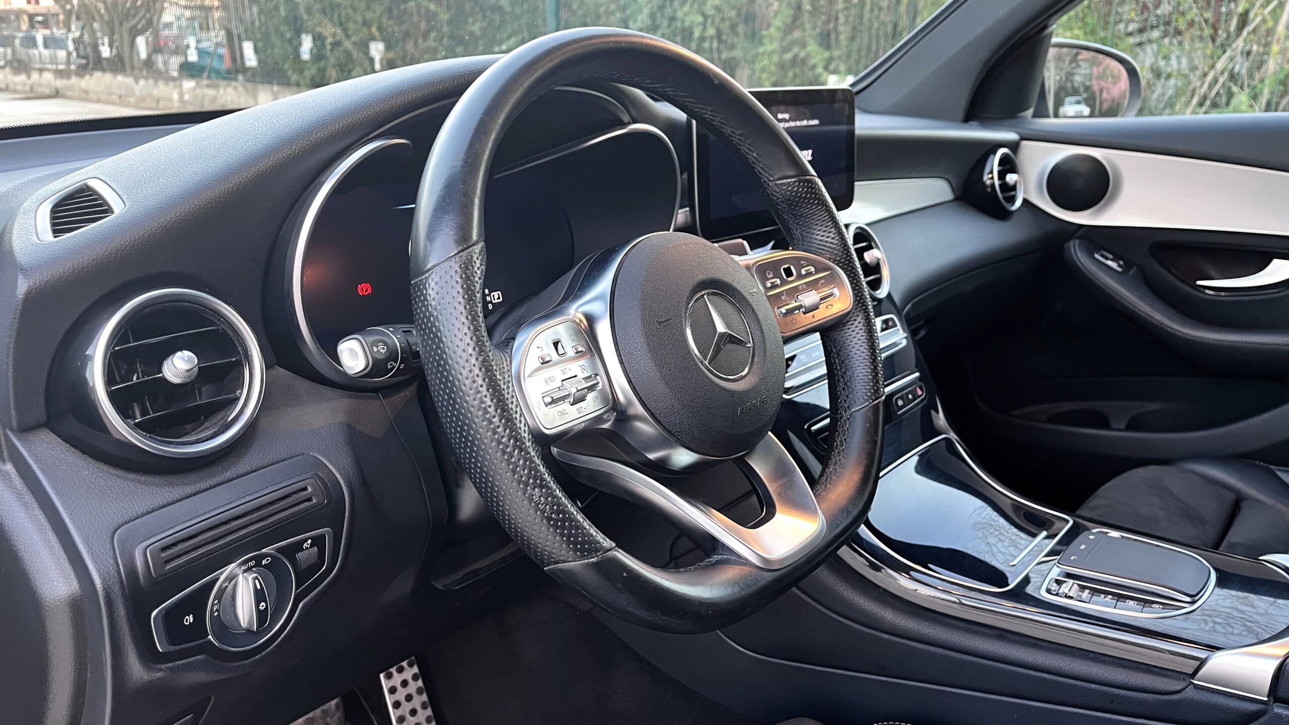 Μεταχειρισμένο Mercedes GLC 200 AMG Line | 2.0I 210hp | 2021 - OpenCars