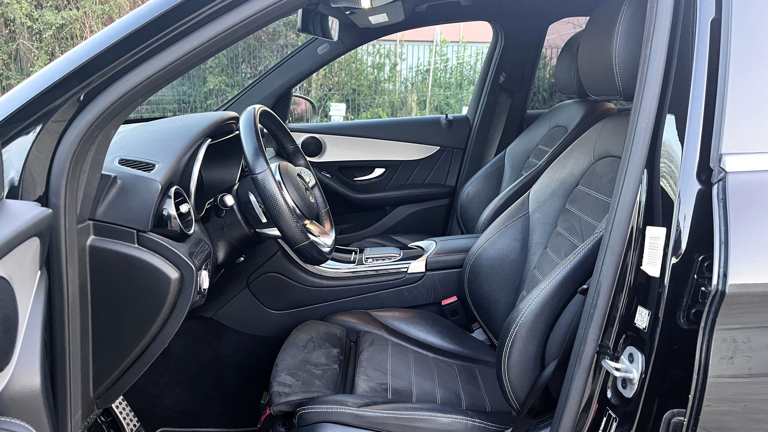 Μεταχειρισμένο Mercedes GLC 200 AMG Line | 2.0I 210hp | 2021 - OpenCars